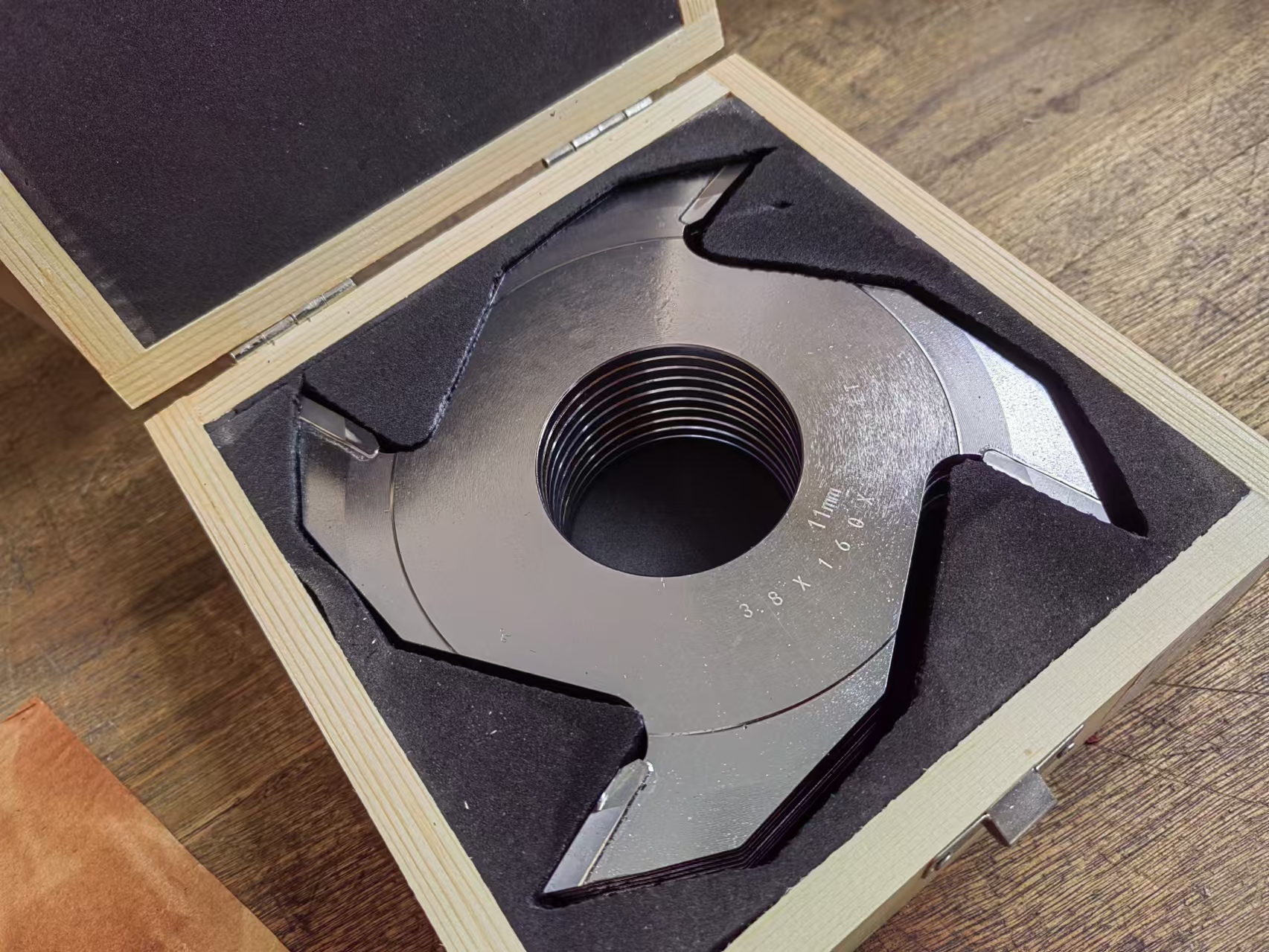 How to Use a Finger Joint Cutter for Perfect Woodworking - Custom Band ...